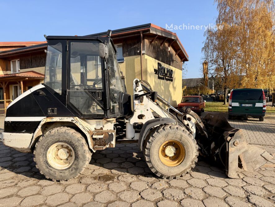 Caterpillar 906 prednji utovarivač