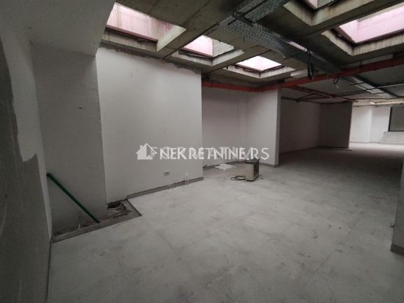 Lokal, 270m2, za različite namene ID#2628