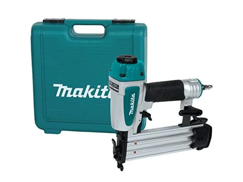MAKITA Pneumatski zabijač eksera AF506