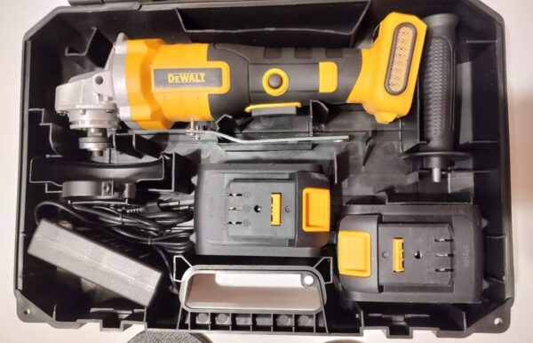 Aku brusilica DEWALT sa dve baterije 88V – Aku brusilica DEWALT sa dve baterije 88V