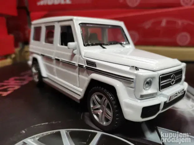 Beli G65 Mercedes Benz DieCast 1/32