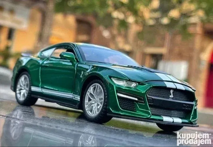 Ford mustang Shelby 1:32 metalni auto