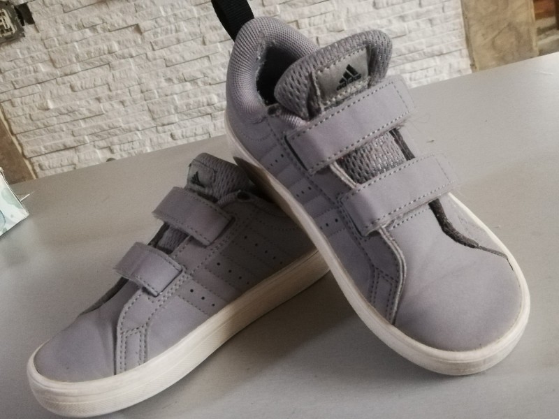 Decije patike ADIDAS - Br. 27 - Rasprodaja
