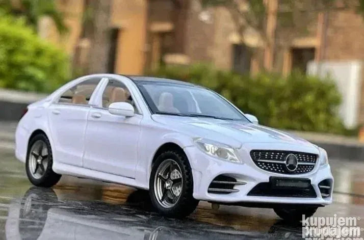 Mercedes benz C260L 1:32 beli metalni auto