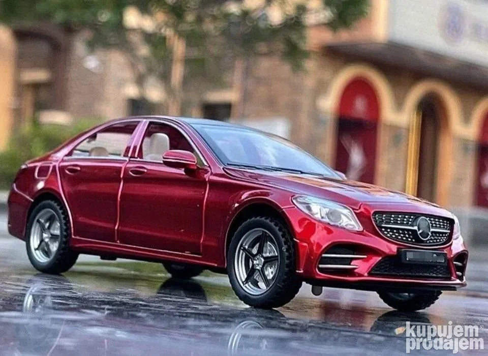 Mercedes benz C260L 1:32 Crveni metalni auto