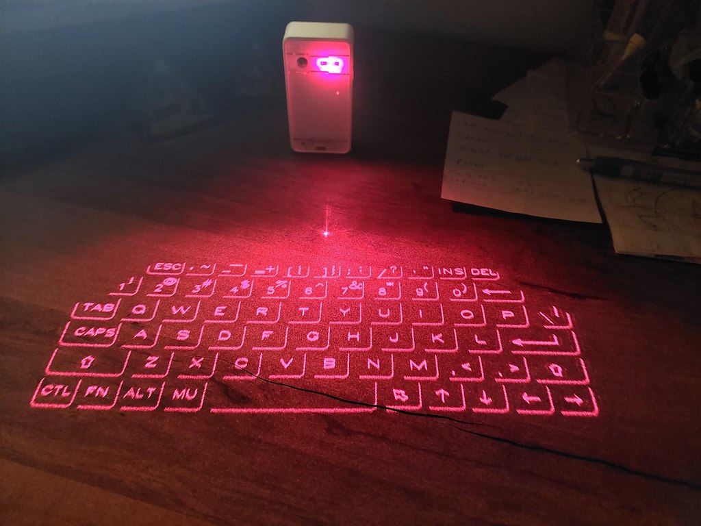 NOVO! Virtuelna laserska Bluetooth Tastatura projektor