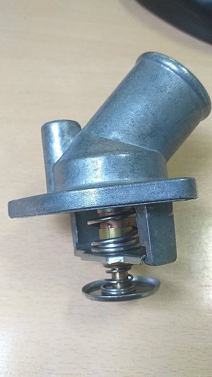 Termostat OPEL Calibra Omega Vectra Ascon Kadet Astr 1338070