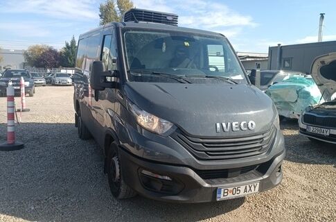 IVECO Daily 35S16A8 V cu izoterare si agregat refrigerare minibus hladnjača