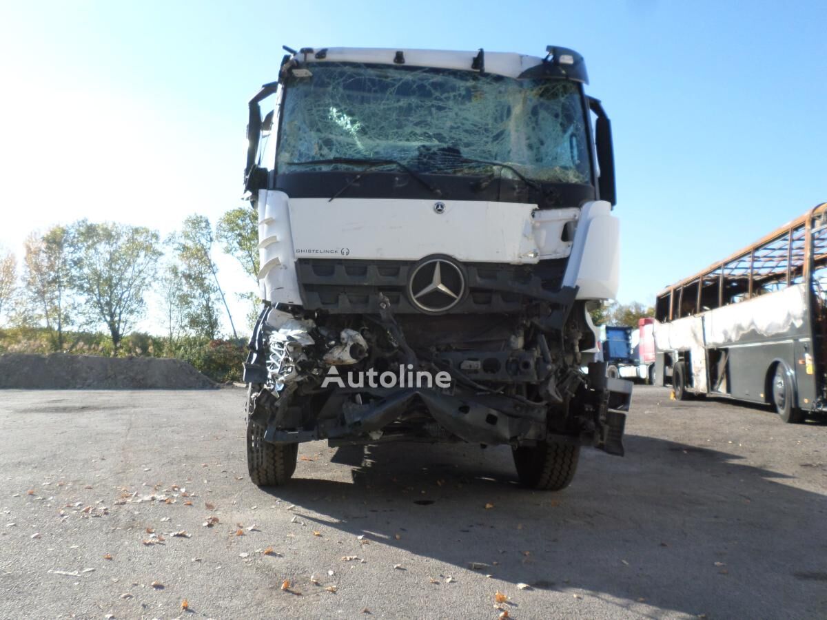 Mercedes-Benz Arocs 2646 kiper nakon udesa