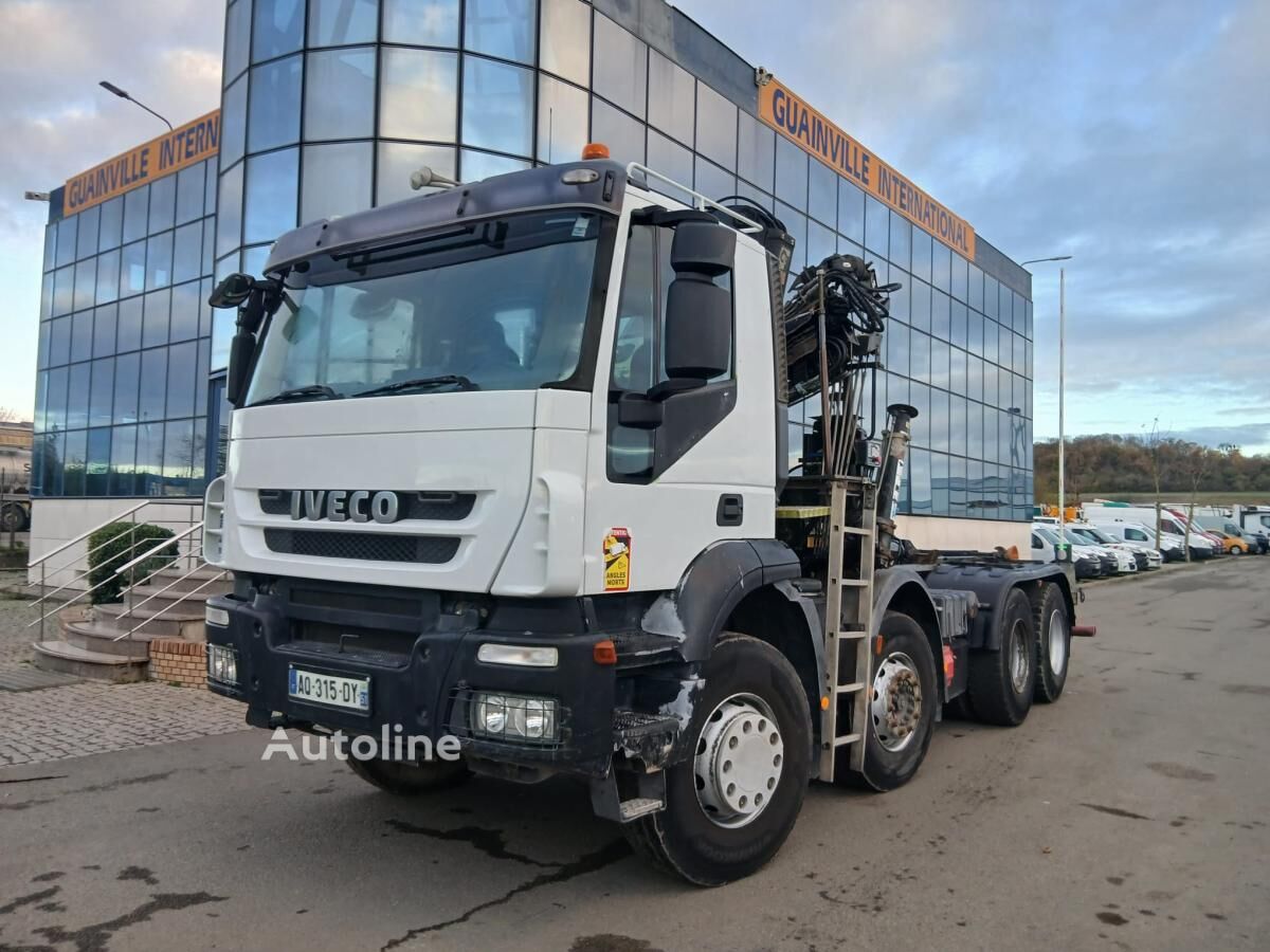 IVECO Trakker kiper