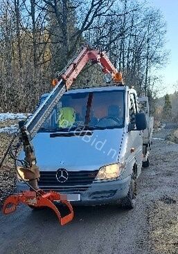 Mercedes-Benz 413 - Doka tipper+crane with gripper kiper