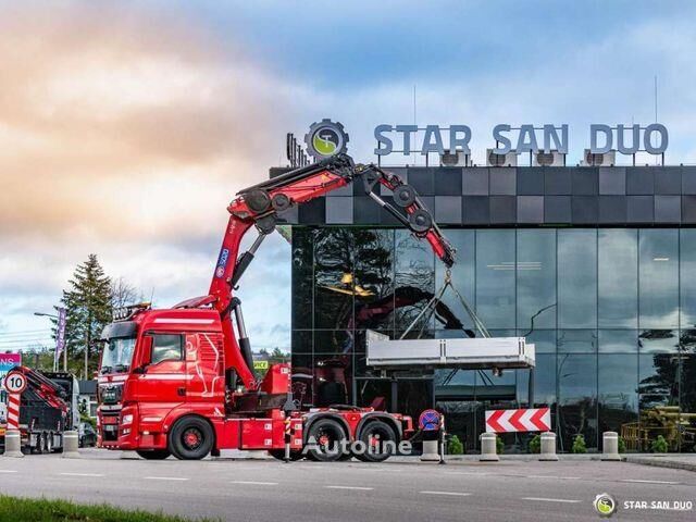 MAN TGX 28.500 6x2 HMF 5020K-RC Fly Jib Crane kamion s ravnom platformom