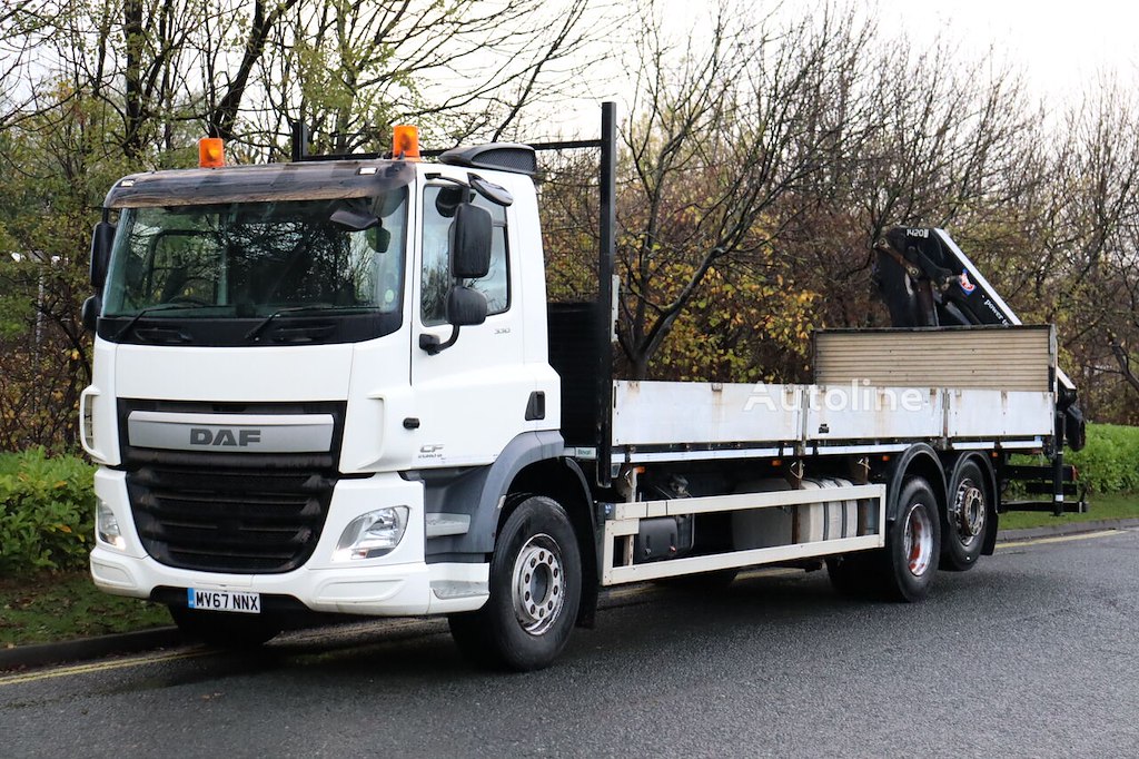 DAF CF 330 6X2 HMF 1420 28FT DROPSIDE CRANE (2017) kamion s ravnom platformom