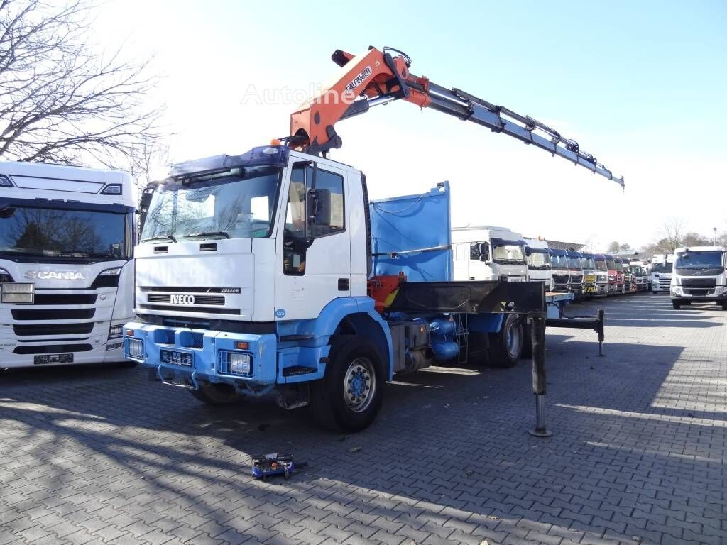 IVECO EuroTrakker 260E31 kamion s ravnom platformom