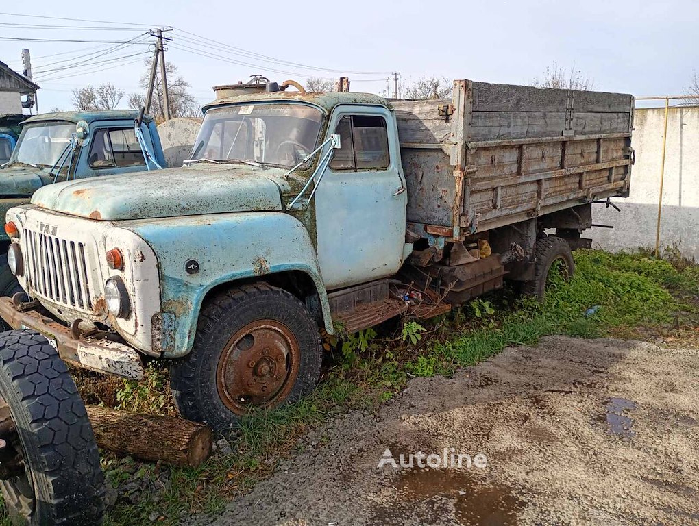 GAZ 53 kamion s ravnom platformom po rezervnim delovima