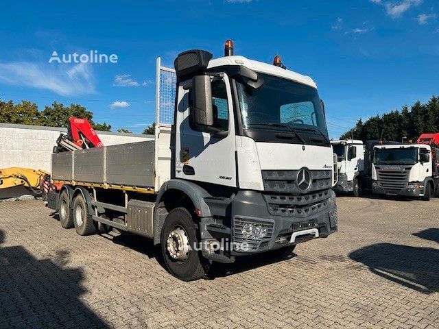 Mercedes-Benz Arocs 2636 - Flatbed truck + crane kamion s ravnom platformom