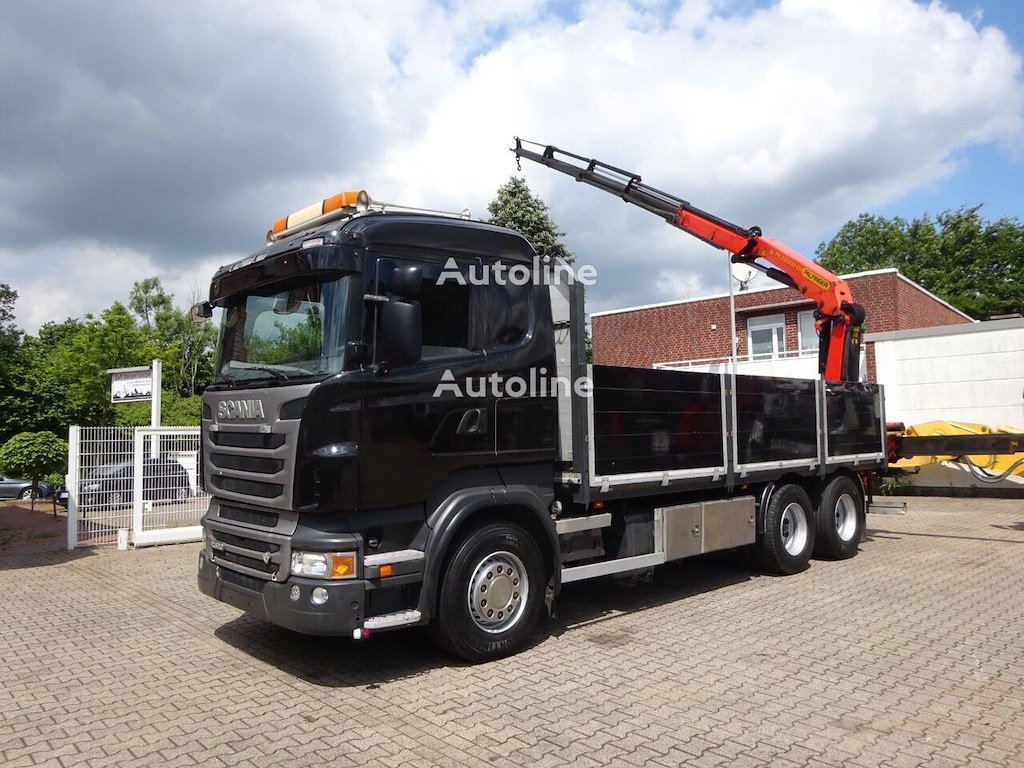 Scania R620 V8 - Flatbed+crane kamion s ravnom platformom