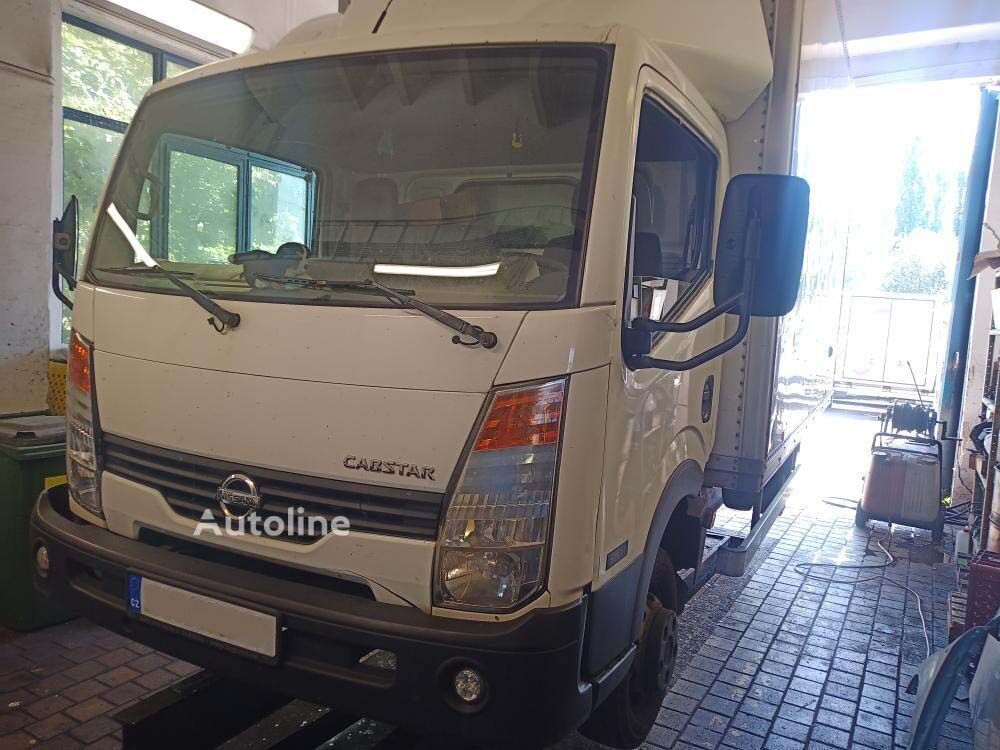 Nissan CABSTAR F24 / 2009 / 489 020 km kamion furgon