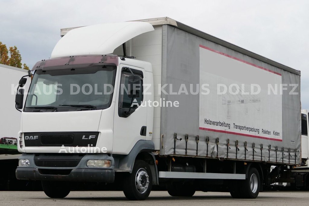 DAF LF 45.220 P+P + Tail lift kamion sa klizna zavesa cerada