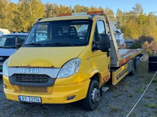 Prodaje se IVECO Daily šlep auto < 3.5t na aukciji