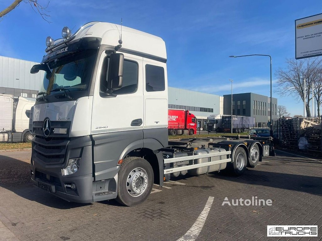 Mercedes-Benz Actros 2540 Steel/Air - German Truck - Driving School - 104.000 vozilo za prevoz kontejnera