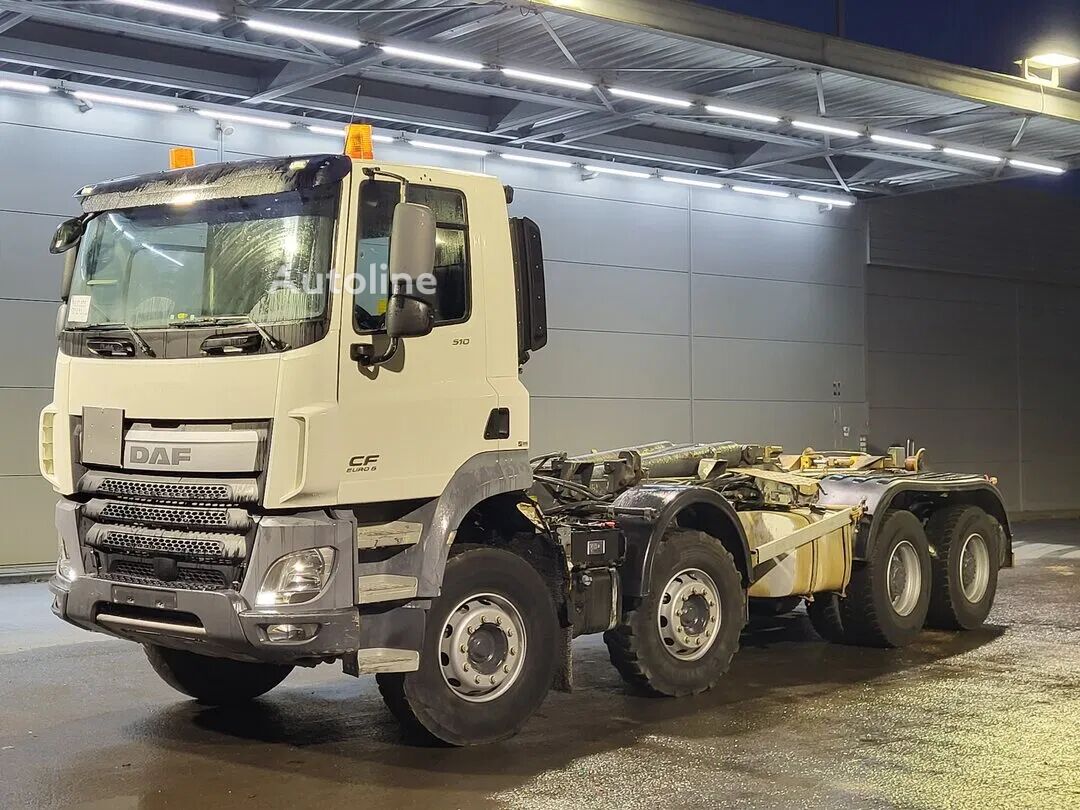 Prodaje se DAF CF 510 kamion sa kukom za podizanje tereta na aukciji