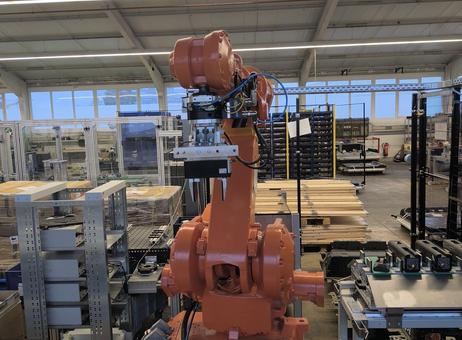 Polovni industrijski robot ABB IRB 4400 M2004