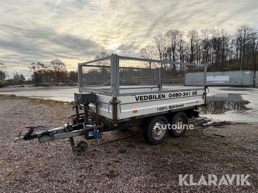 Prodaje se Humbaur 2600 prikolicu sa ravnom platformom na aukciji