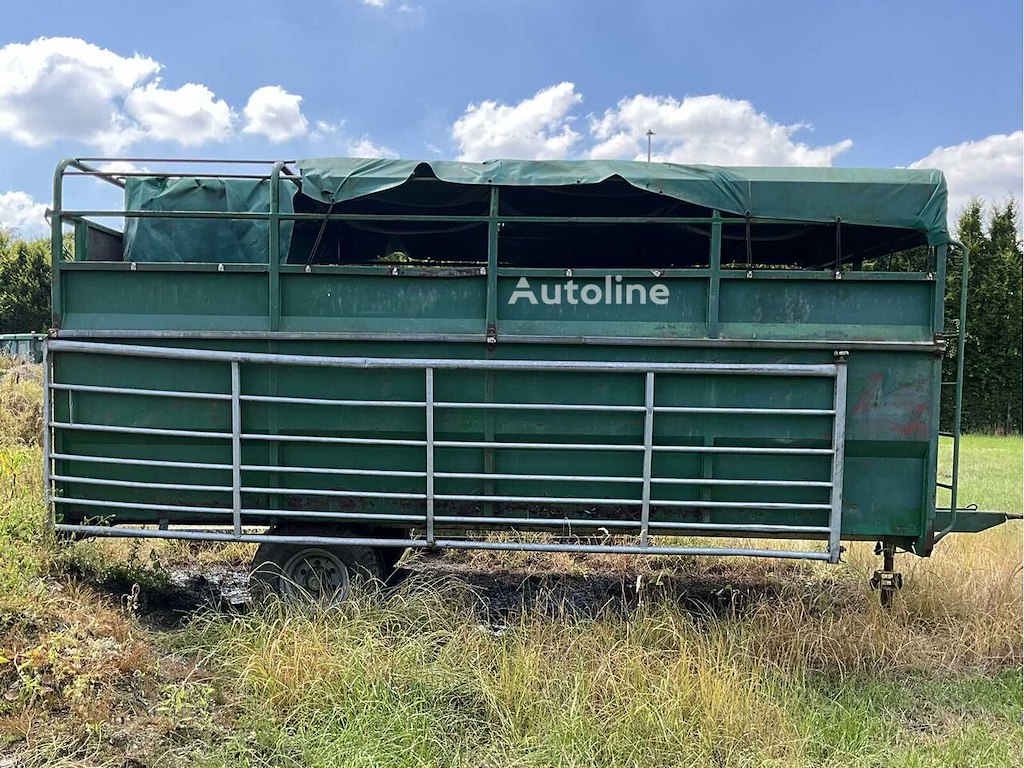Prodaje se prikolicu za prevoz stoke na aukciji