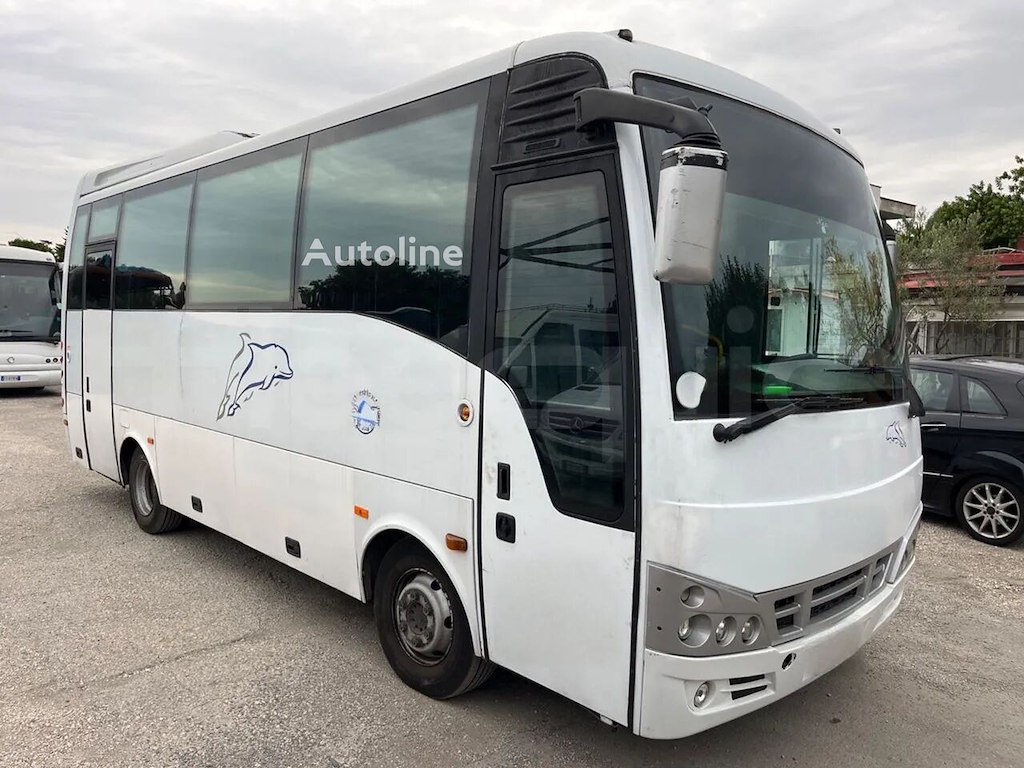 Isuzu Turquoise turistički autobus