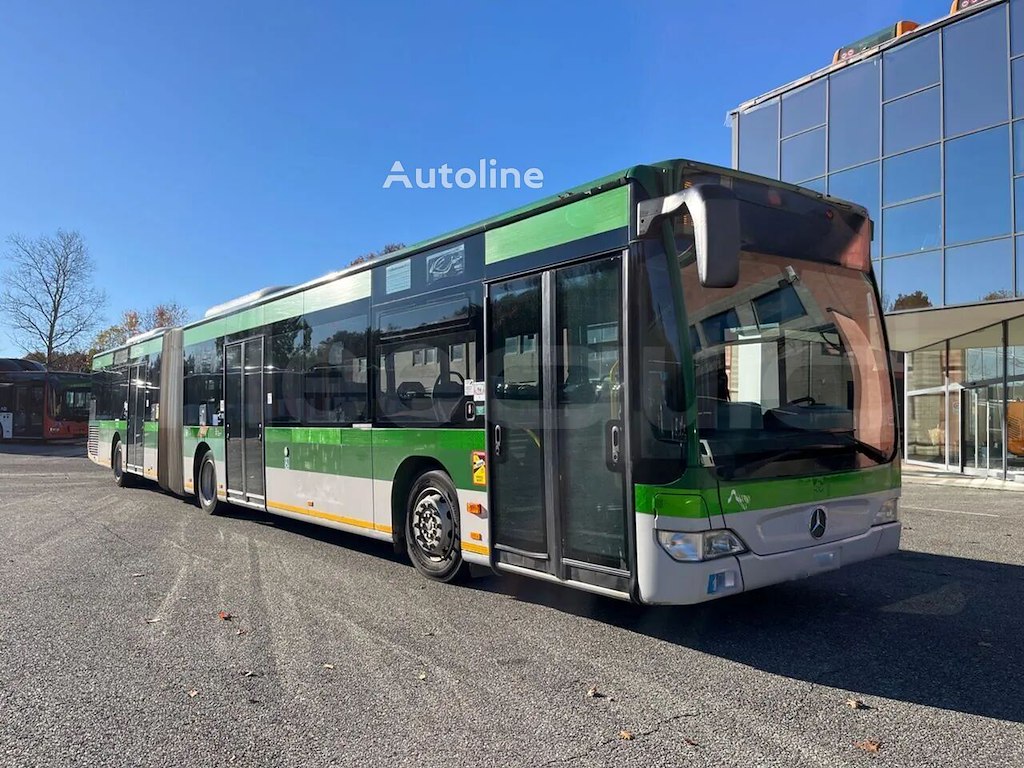 Prodaje se Mercedes-Benz O 530 zglobni autobus na aukciji