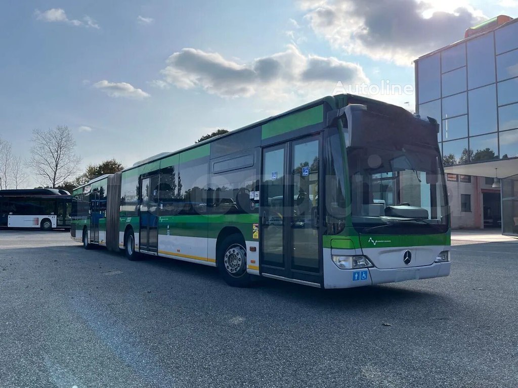 Prodaje se Mercedes-Benz O 530 zglobni autobus na aukciji