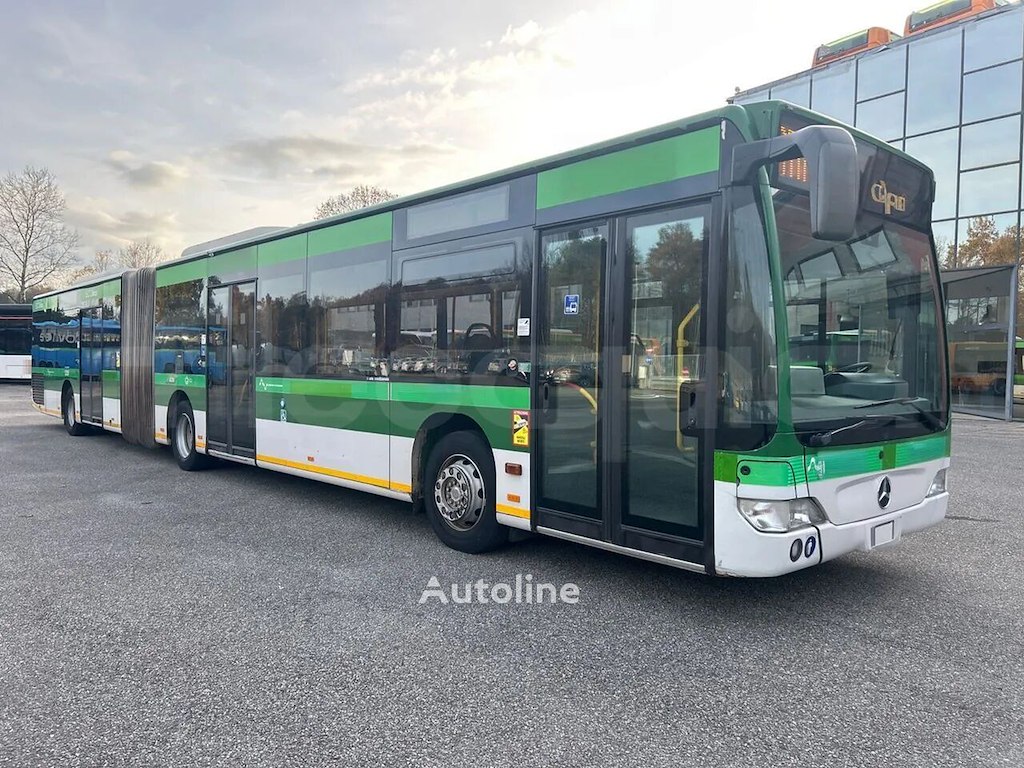 Prodaje se Mercedes-Benz O 530 zglobni autobus na aukciji