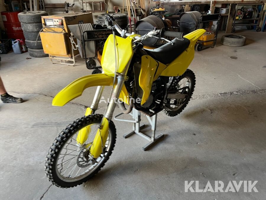Prodaje se Suzuki RM85 motocikl na aukciji