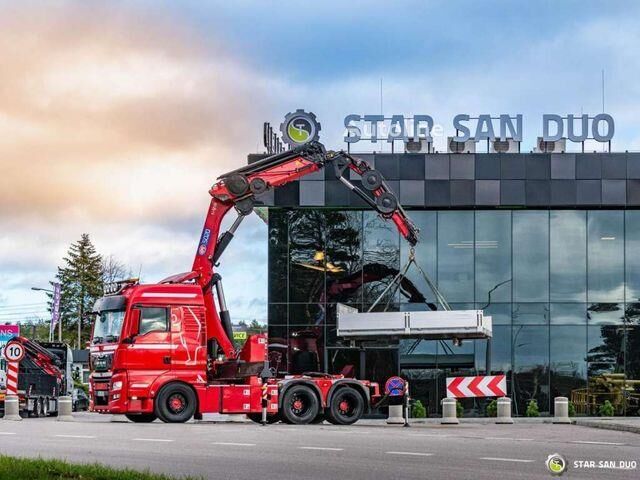 MAN TGX 28.500 6x2 HMF 5020K-RC Fly Jib Crane tegljač