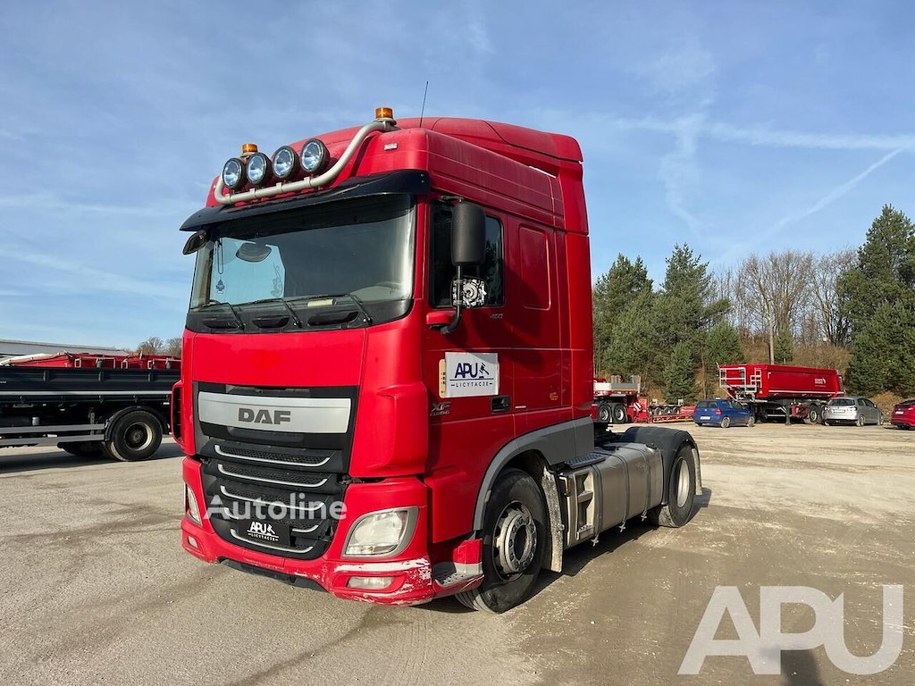 Prodaje se DAF XF 460 FT tegljač na aukciji