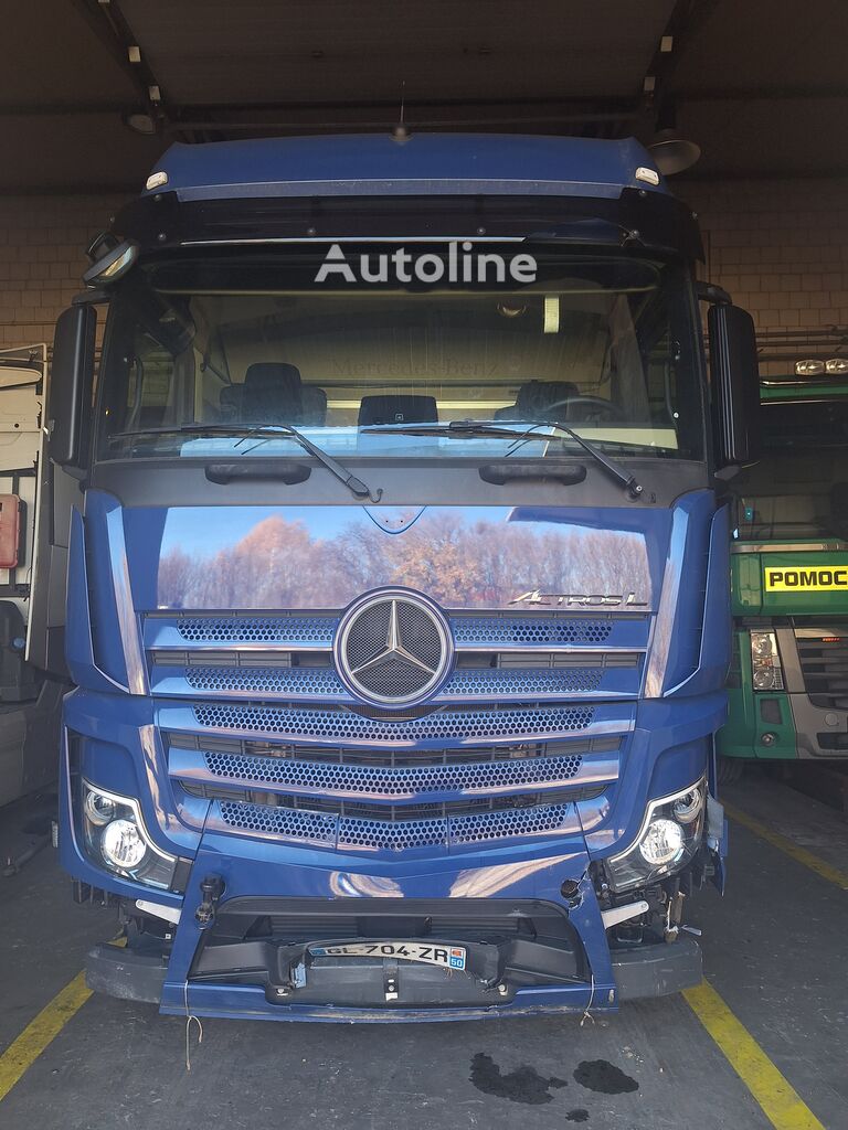 Mercedes-Benz Actros MP5 1848 tegljač nakon udesa