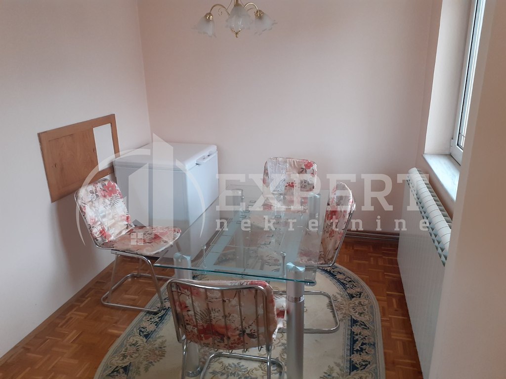Trosoban stan, 90 m2, Centar, Jeronimova ID: i-09596