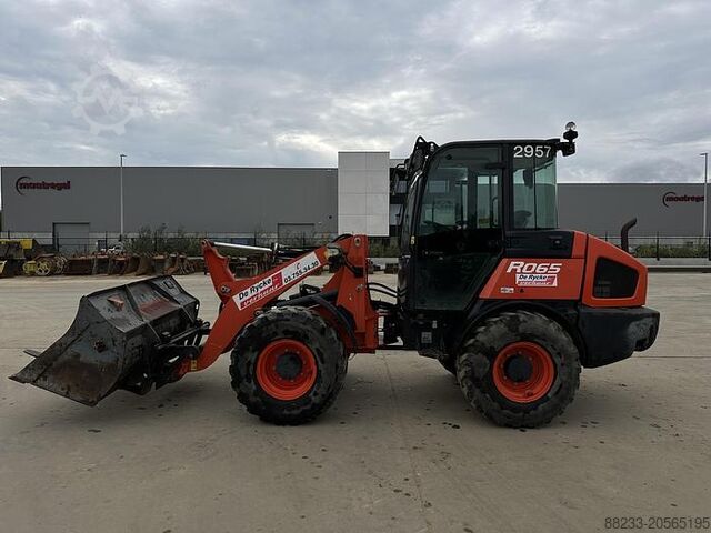 Punilac
Kubota R065W