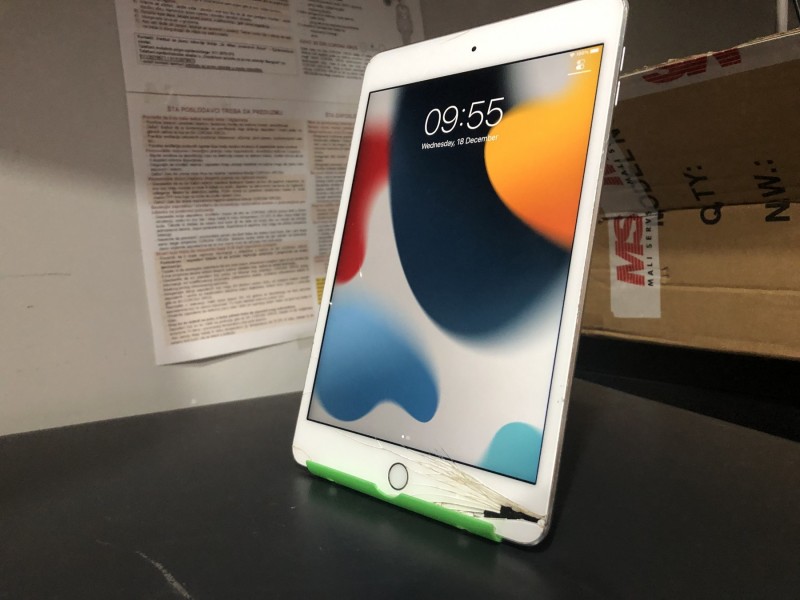 iPad mini 4th 16GB A1538 Silver Br.T40