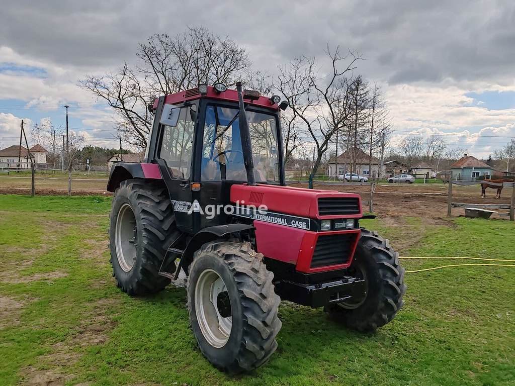 Case IH 856 XL traktor točkaš