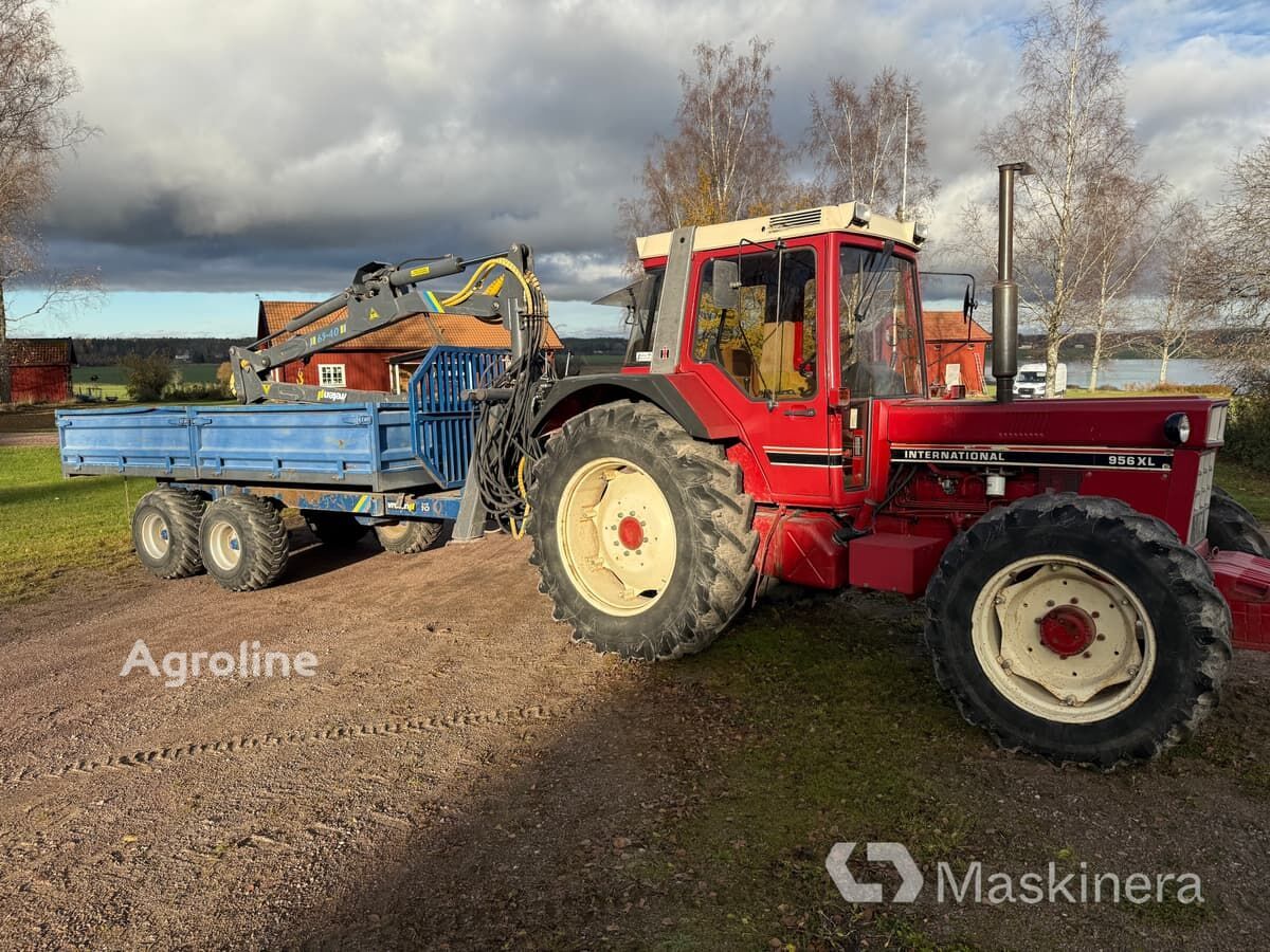 Prodaje se International 956 AXL traktor točkaš na aukciji