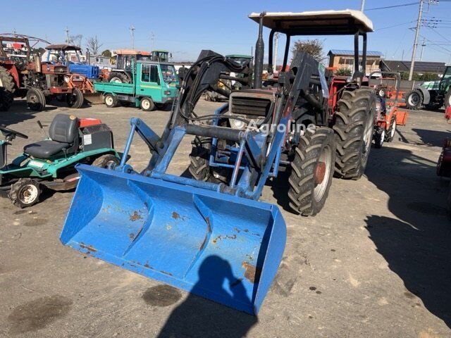 Massey Ferguson TRACTOR(Massey Ferguson) traktor točkaš