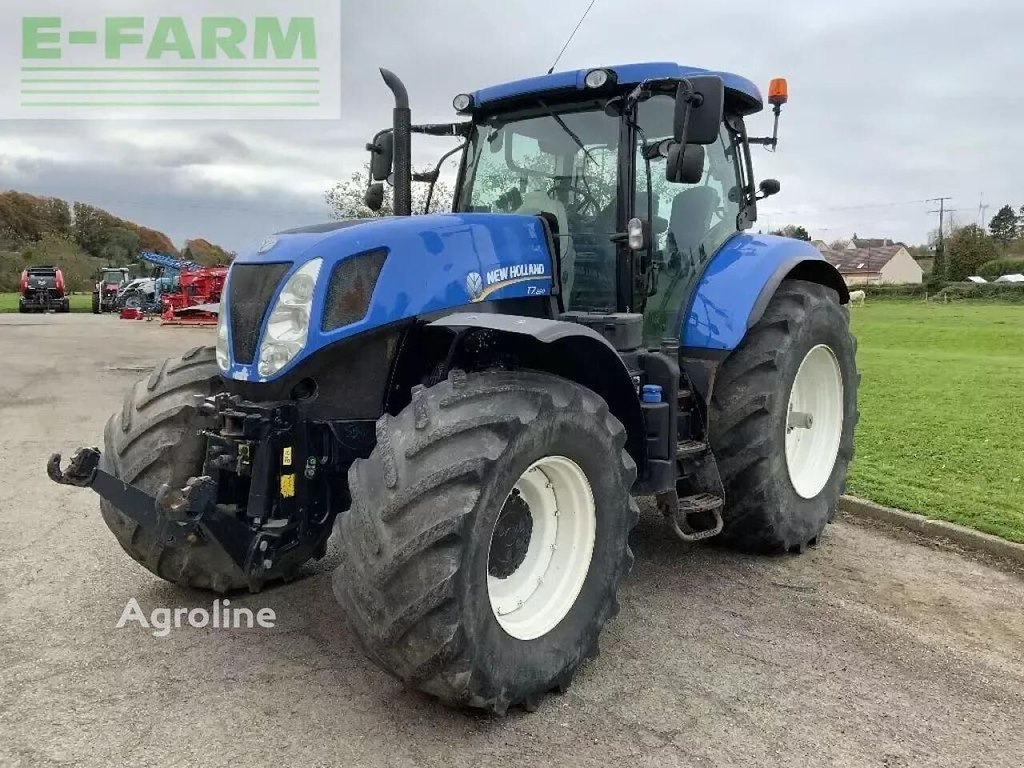 New Holland t7.250 traktor točkaš