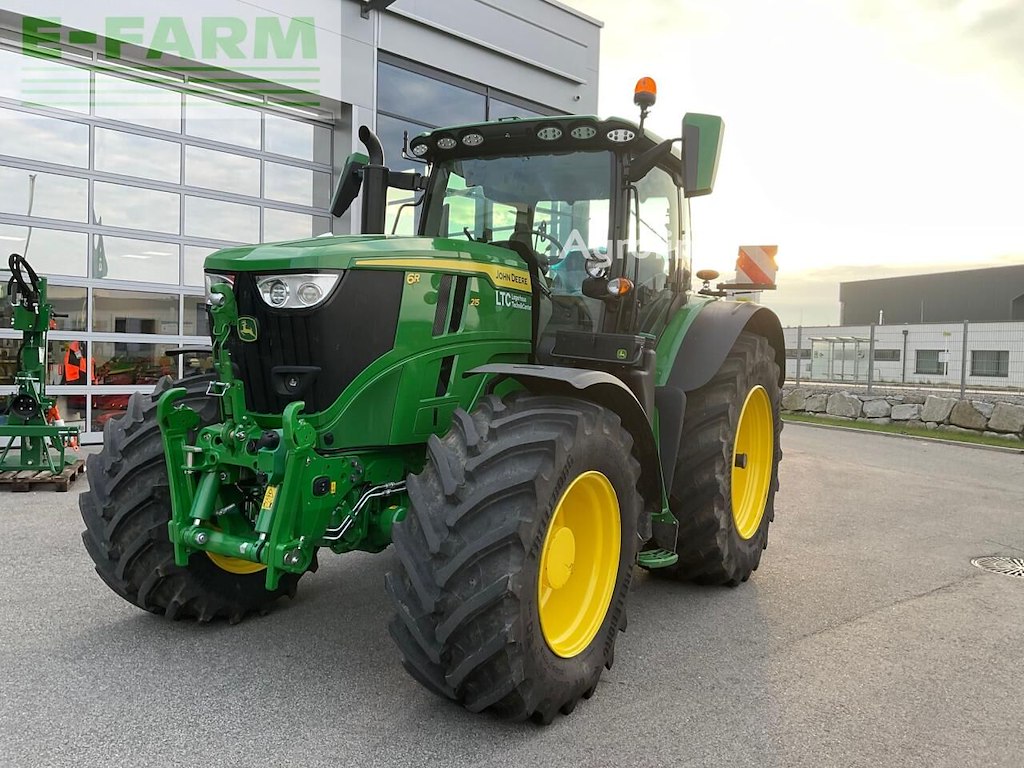 John Deere 6R 215 traktor točkaš