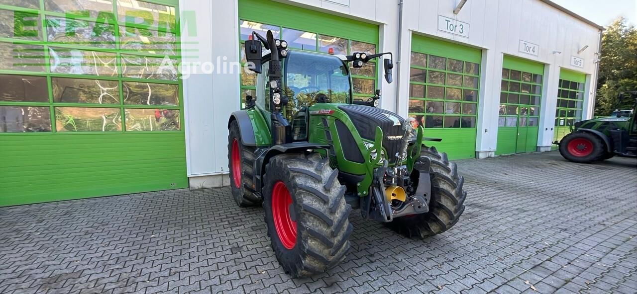 Fendt 516 traktor točkaš