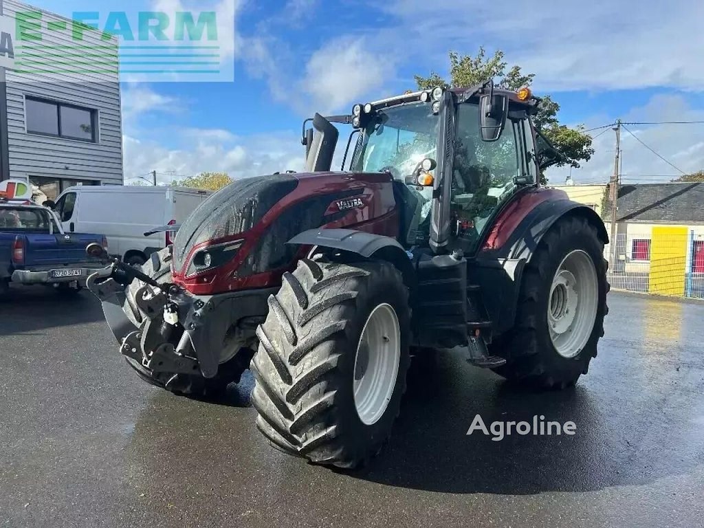 Valtra t 214 v smarttouch traktor točkaš