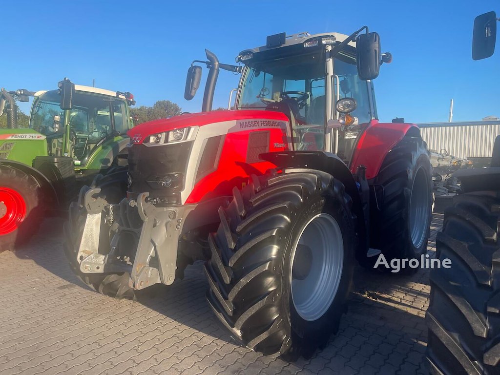 Massey Ferguson 7S.210 traktor točkaš