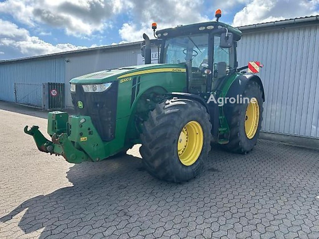 John Deere 8320R traktor točkaš