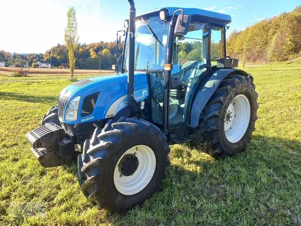 New Holland tn-d 70 a D traktor točkaš